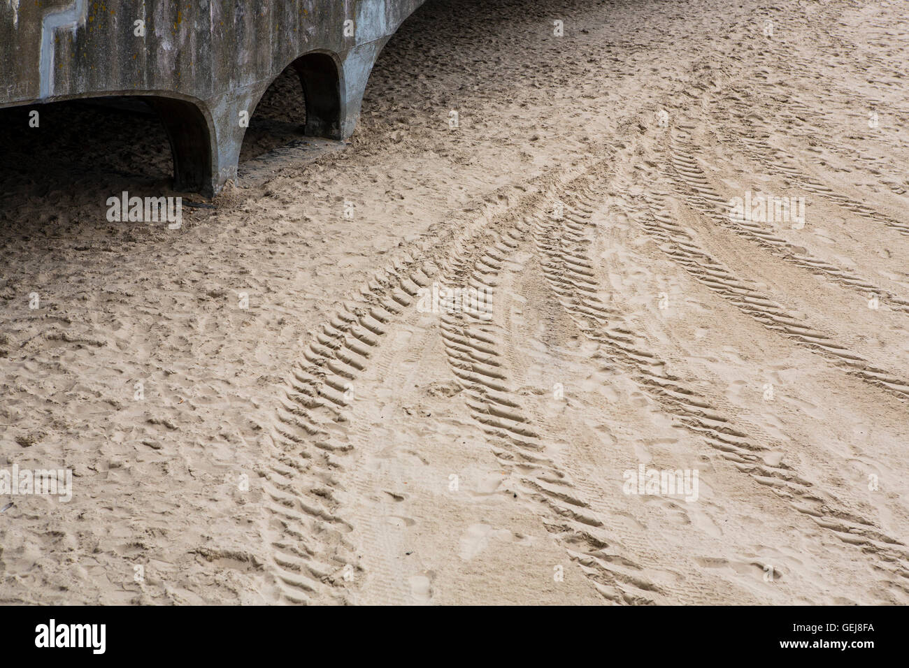 Empty tyre hi-res stock photography and images - Alamy