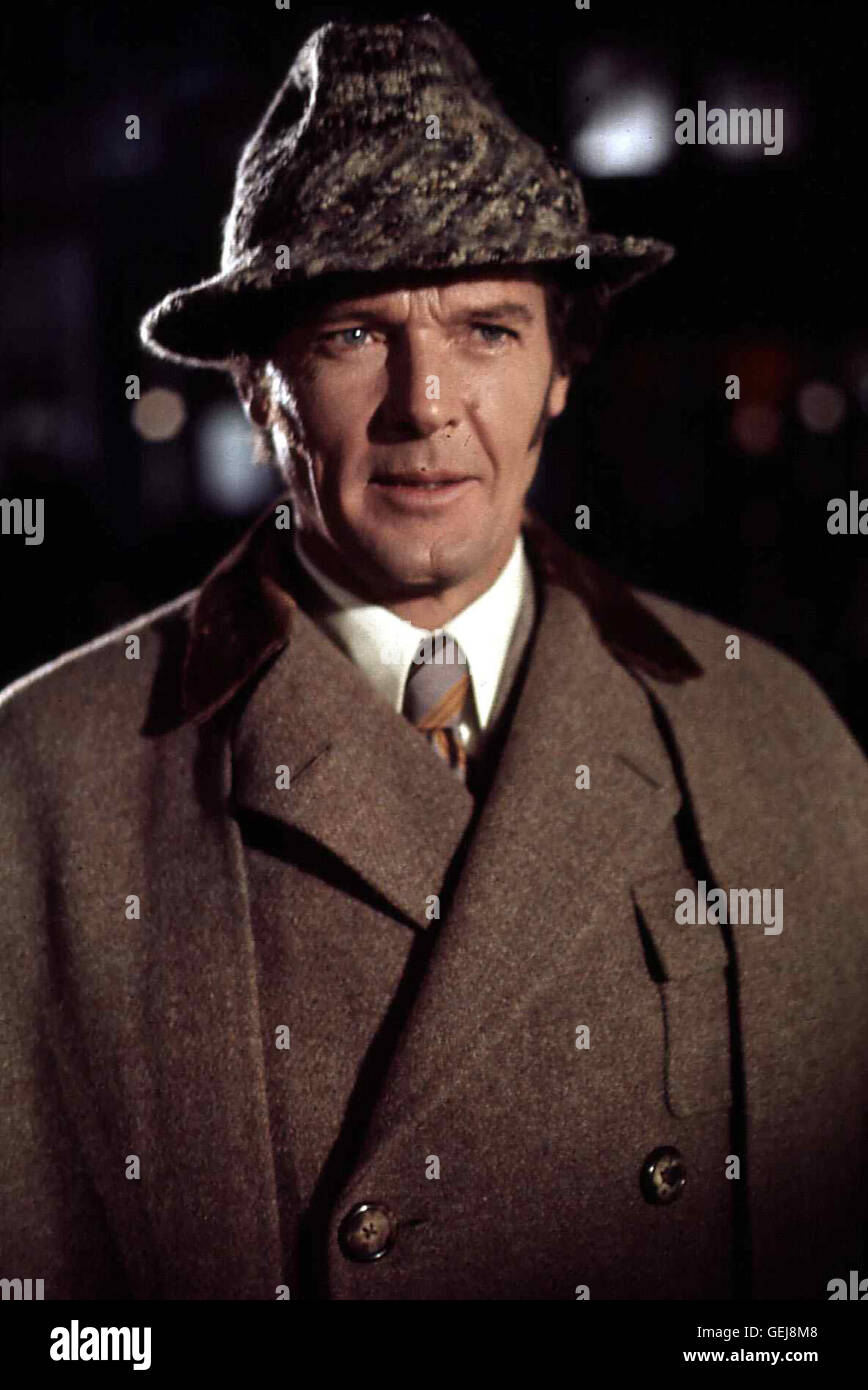 Sherlock Holmes (Roger Moore) *** Local Caption *** 1976, Sherlock ...