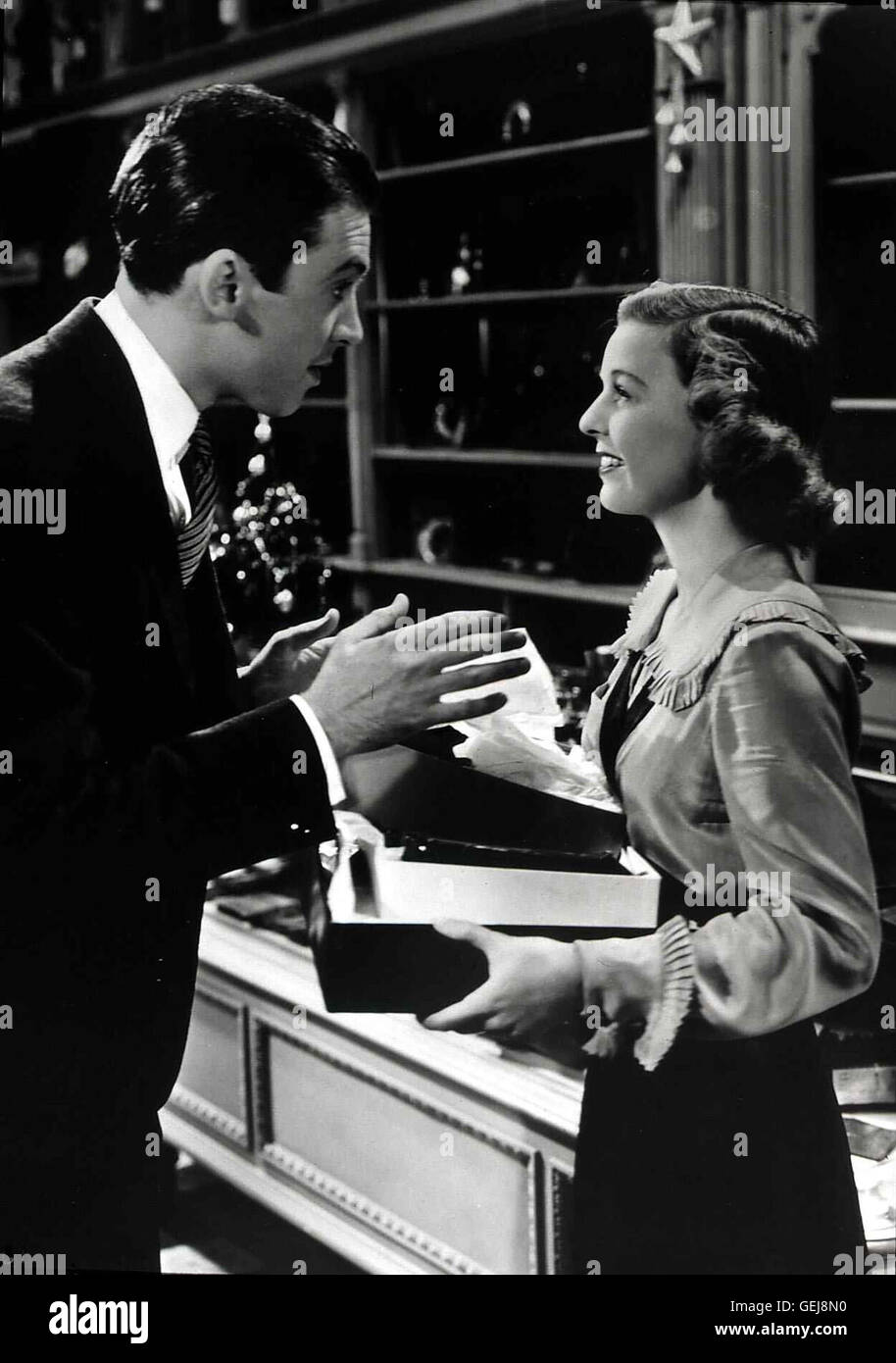James Stewart, Margaret Sullivan Alfred Kralik (James Stewart) ist ...