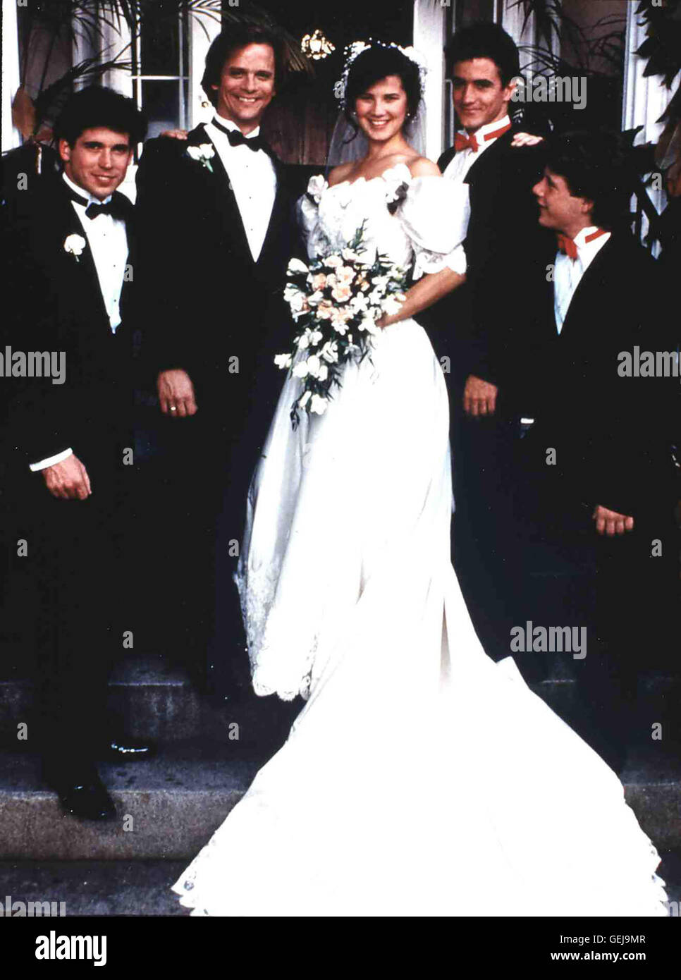 Tim Quill, ?, Daphne Zuniga, Dermot Mulroney, Sean Astin Kit (Dermot ...