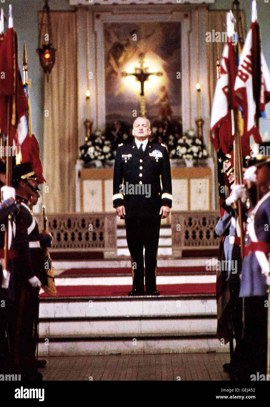 George C. Scott General Harlan Bache (George C. Scott,m) leitet eine ...