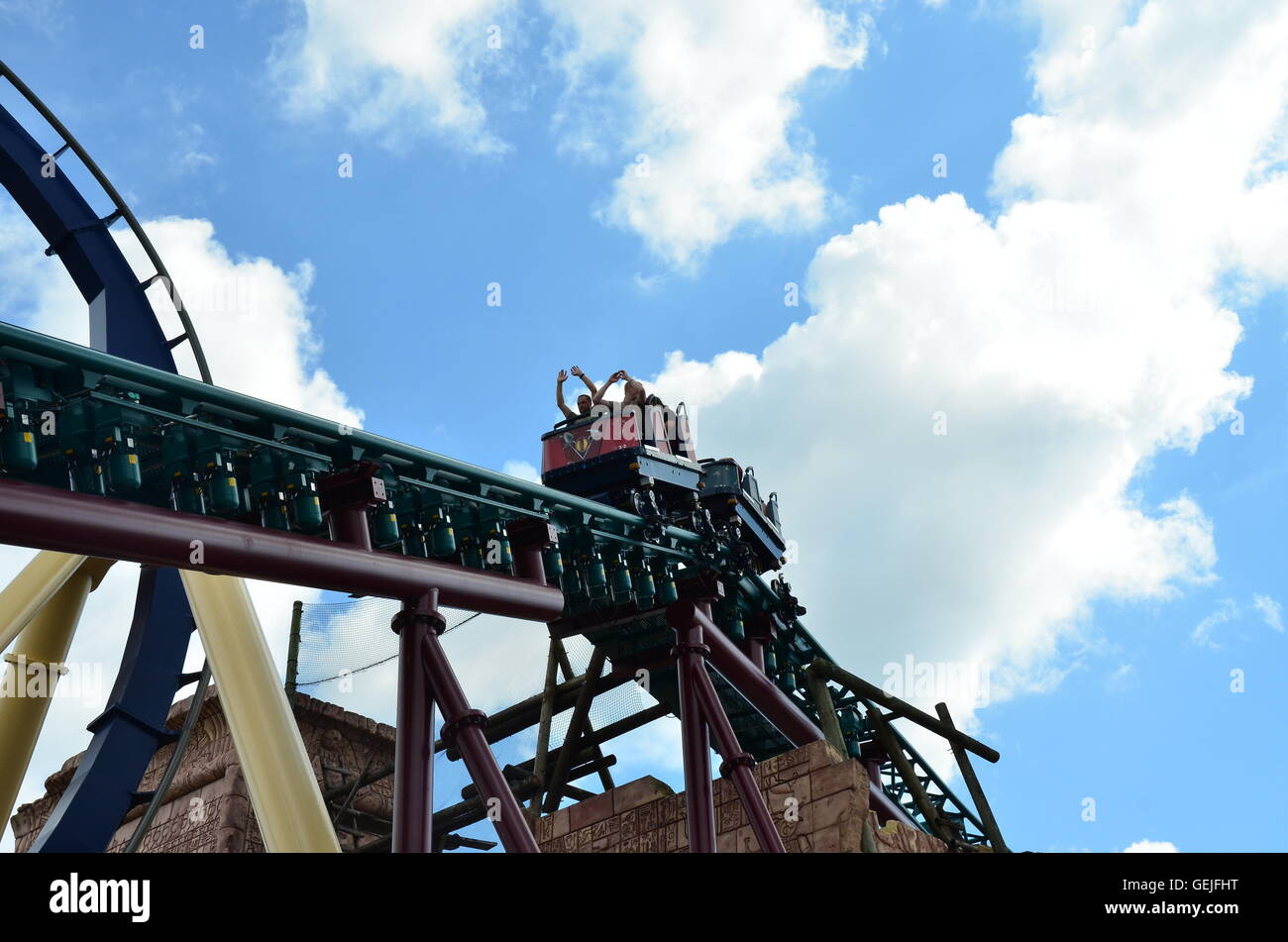 Cobra's Curse spin coaster at Busch Gardens Tampa Florida, the only one ...
