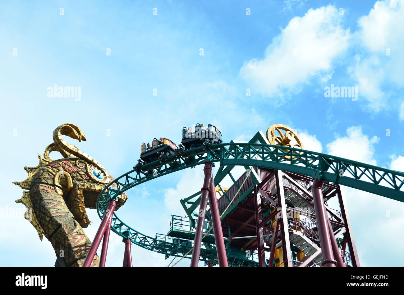 Busch gardens cobras curse hi-res stock photography and images - Alamy