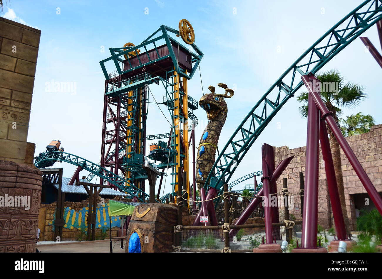 Cobra's Curse spin coaster at Busch Gardens Tampa Florida, the only one ...