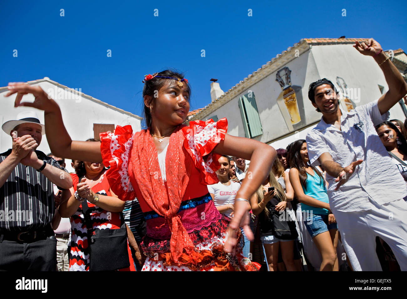 pilgrims dancing.Annual gipsy pilgrimage at Les Saintes Maries de la ...
