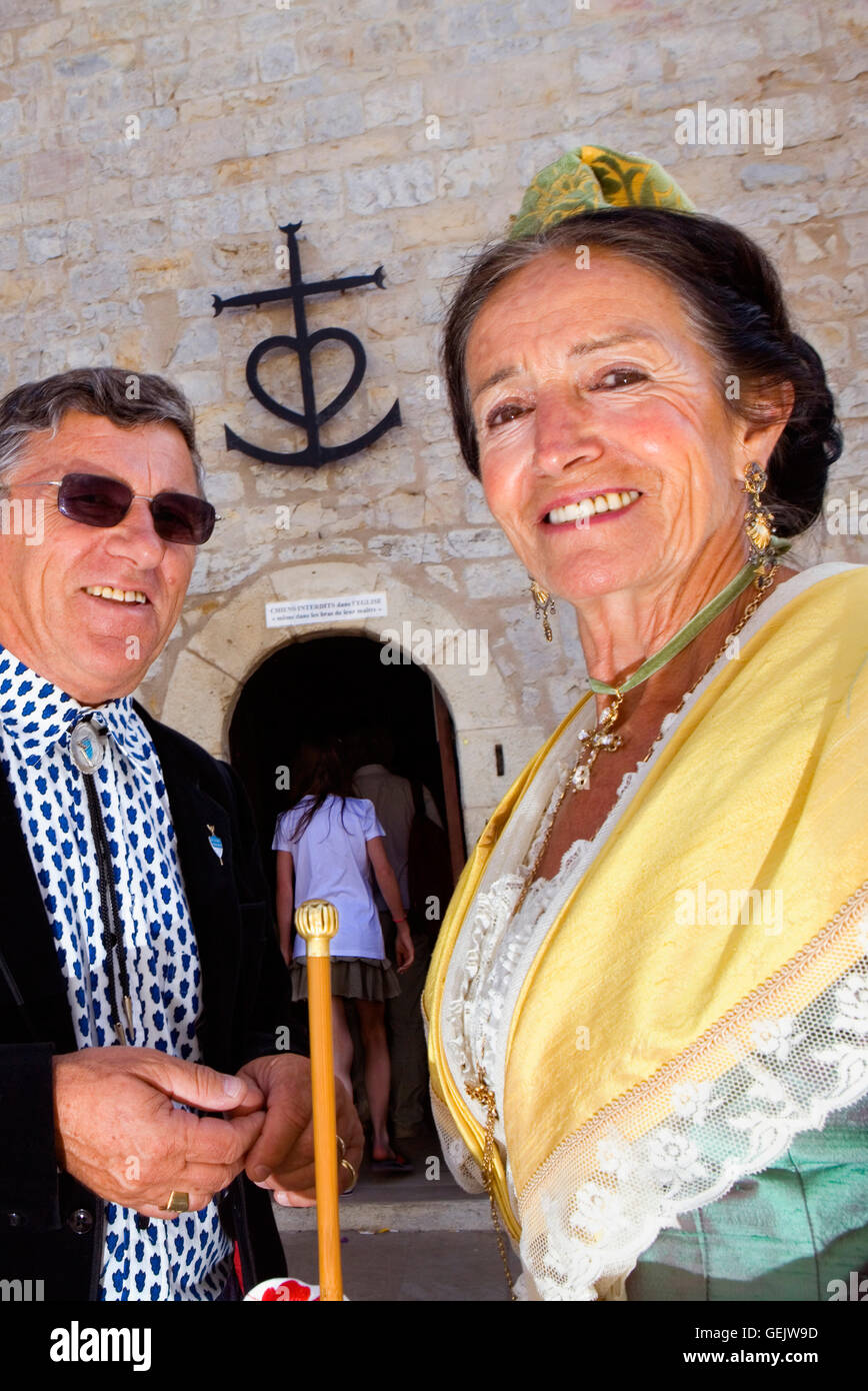 Couple in traditional dress.Annual gipsy pilgrimage at Les Saintes ...