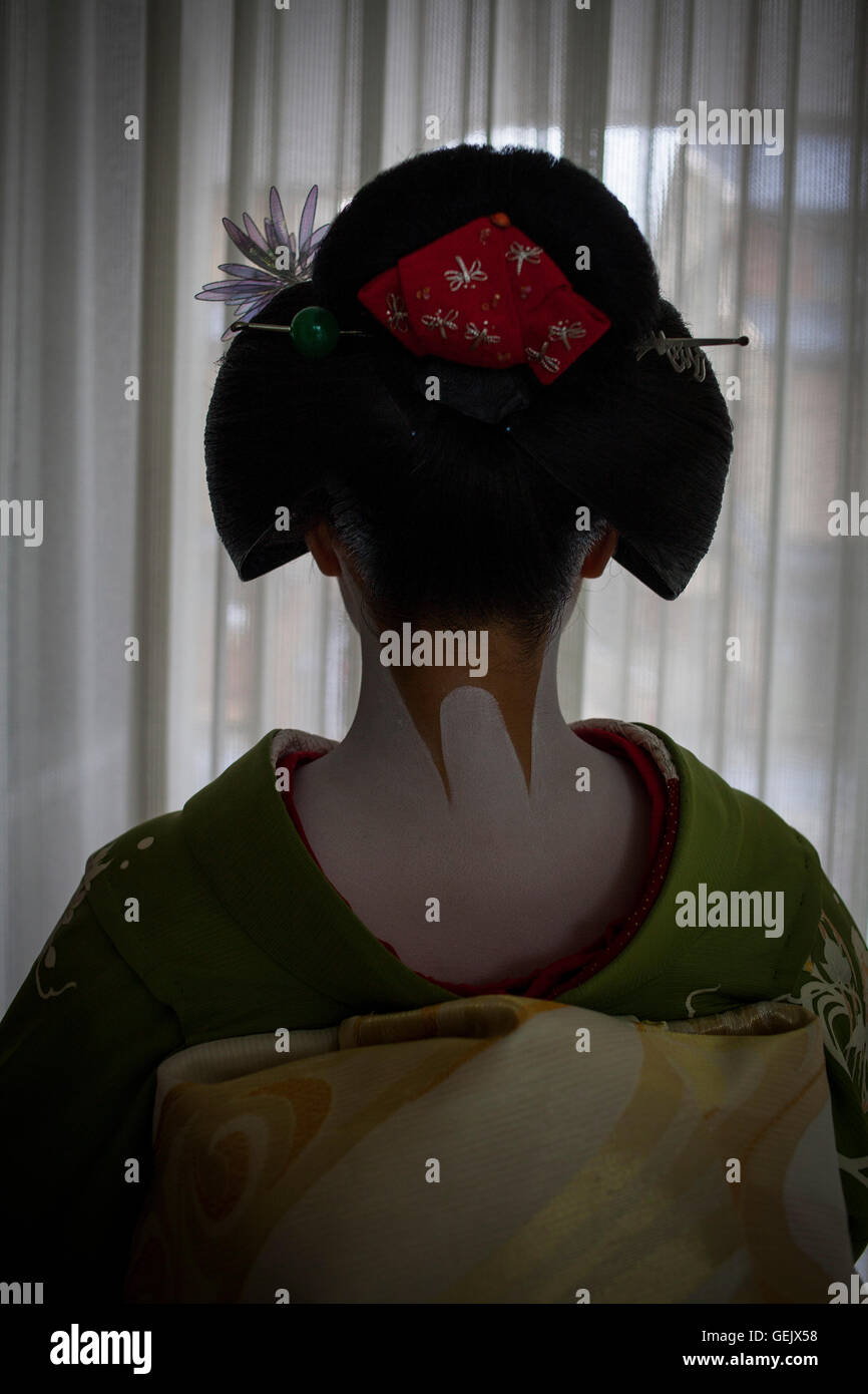Detail of 'maiko' (geisha apprentice) from Ishihatsu okiya (house of ...