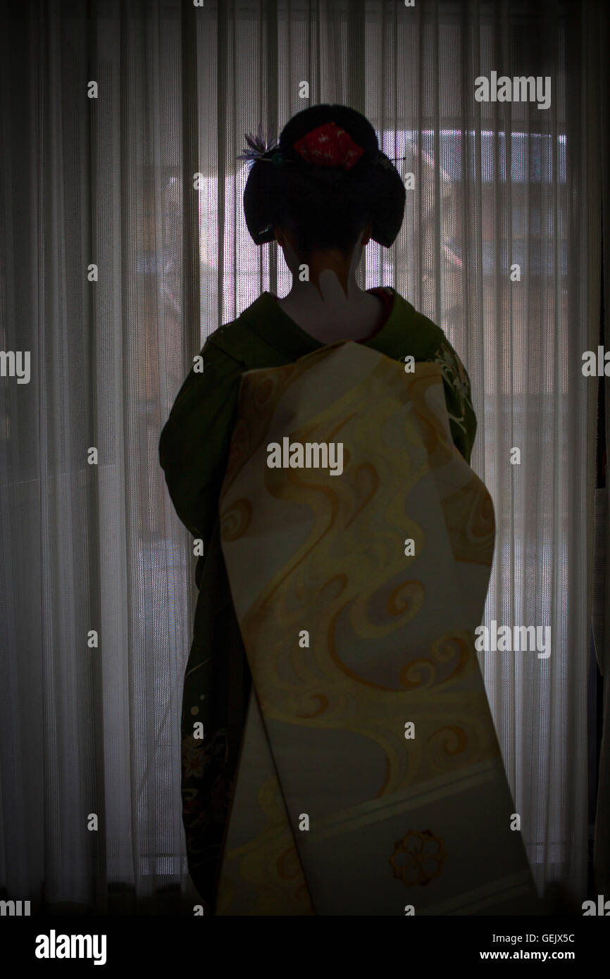 Detail of 'maiko' (geisha apprentice) from Ishihatsu okiya (house of ...