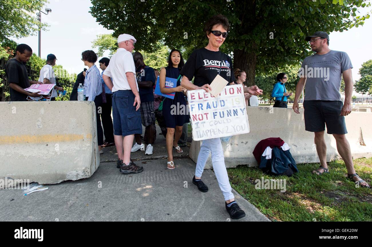 Philadelphia, Pennsylvania, USA. 25th July, 2016. Bernie Sanders ...