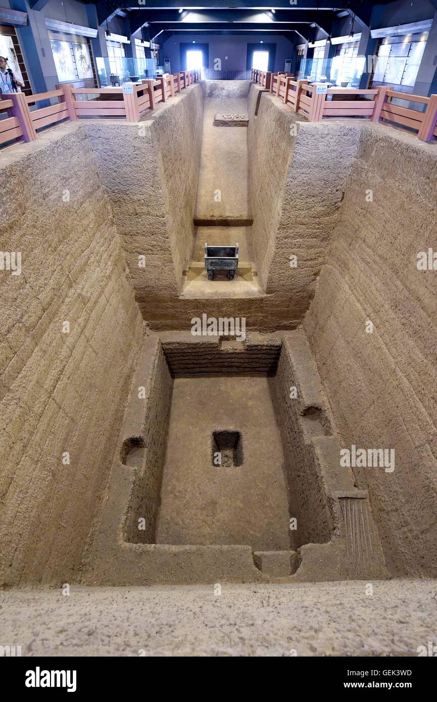 Yin ruins mausoleum hi-res stock photography and images - Alamy