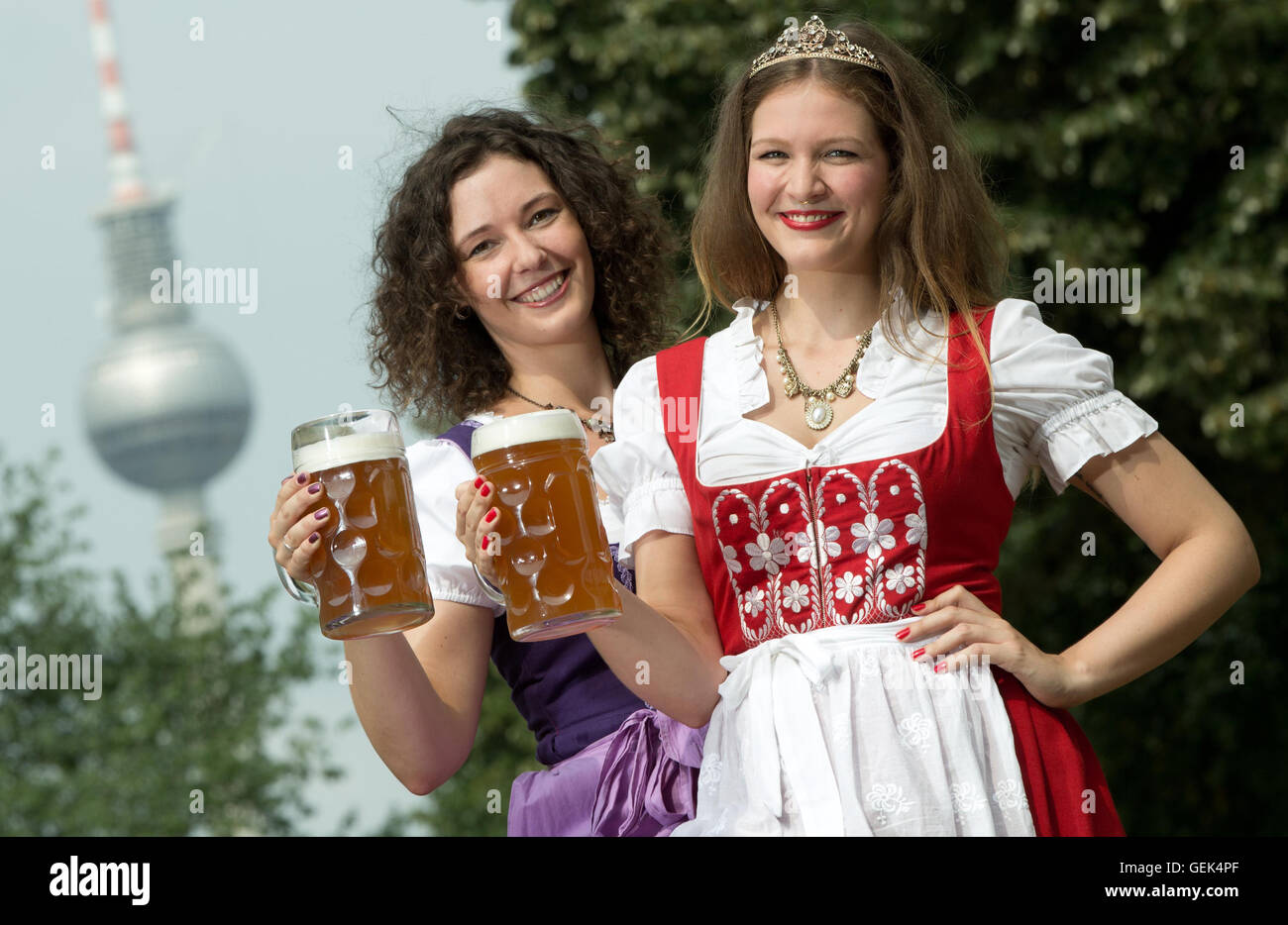 Berlin, Germany. 26th July, 2016. Beer Princess Melina (L) and Beer ...