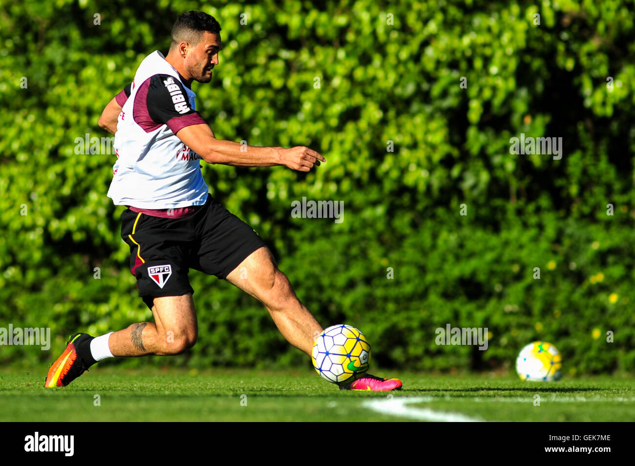 Gilberto during training the S?o Paulo Football Club, held at CCT Barra ...