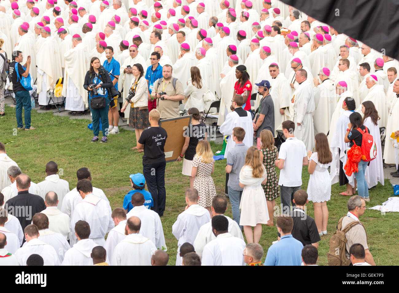 Opening mass hi-res stock photography and images - Alamy