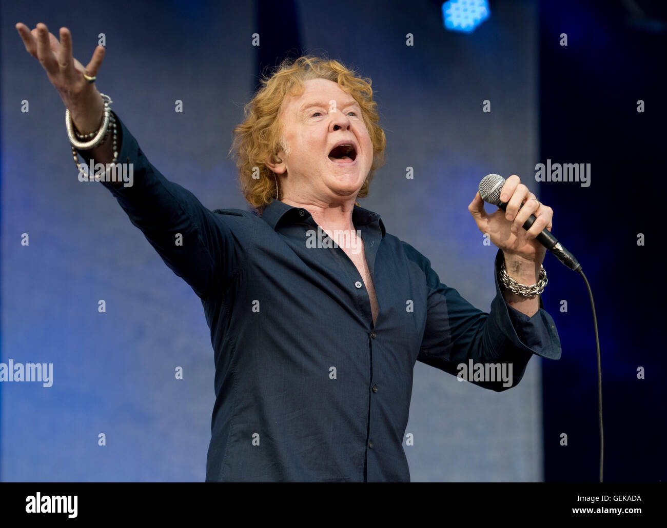 Michael hucknall hi-res stock photography and images - Alamy
