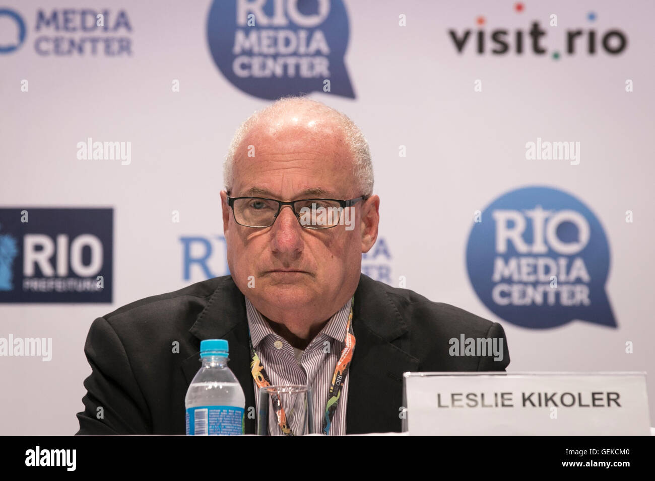 Leslie kikoler representing carlos arthur hi-res stock photography and ...