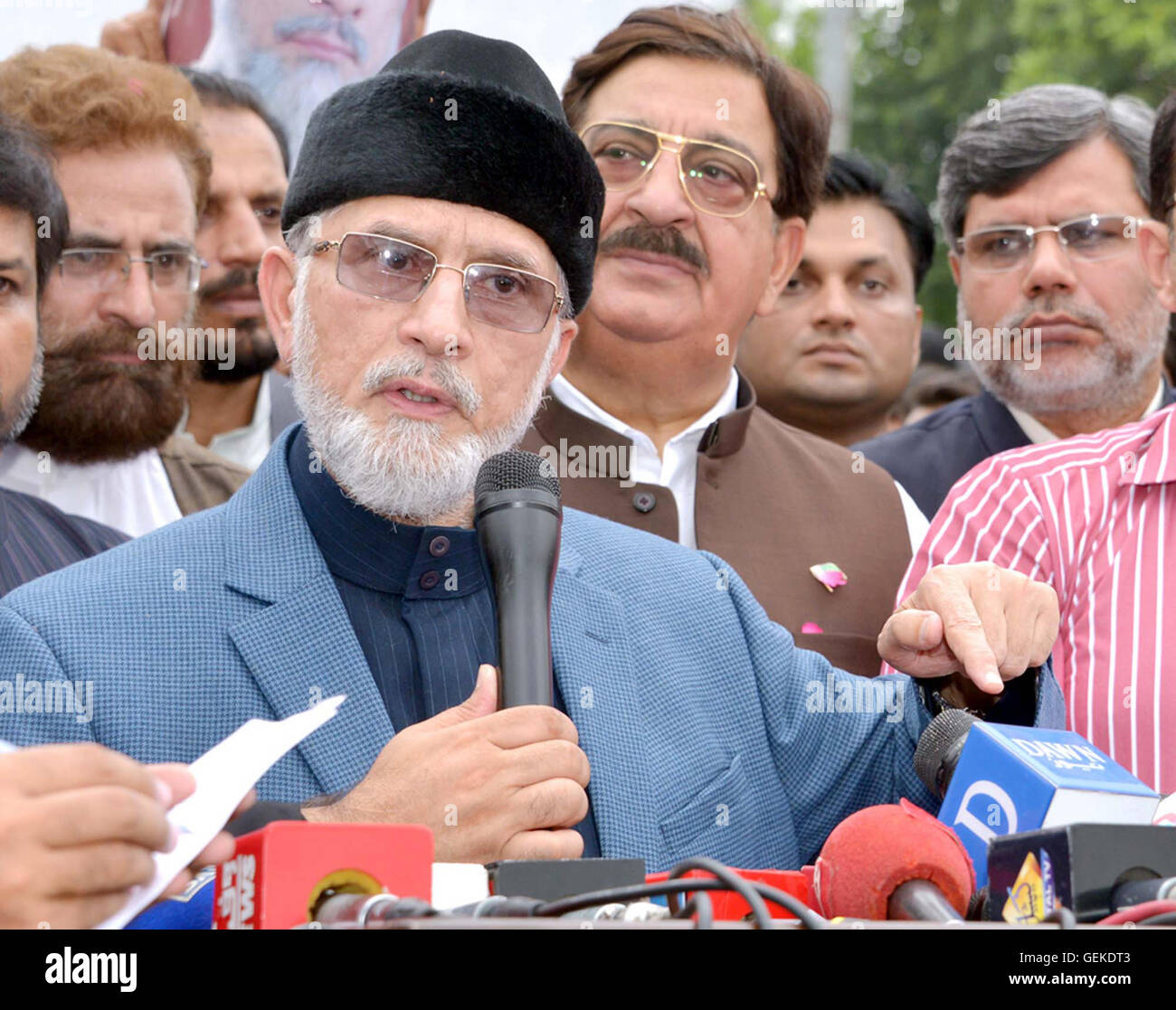 Dr tahir ul qadri hi-res stock photography and images - Alamy