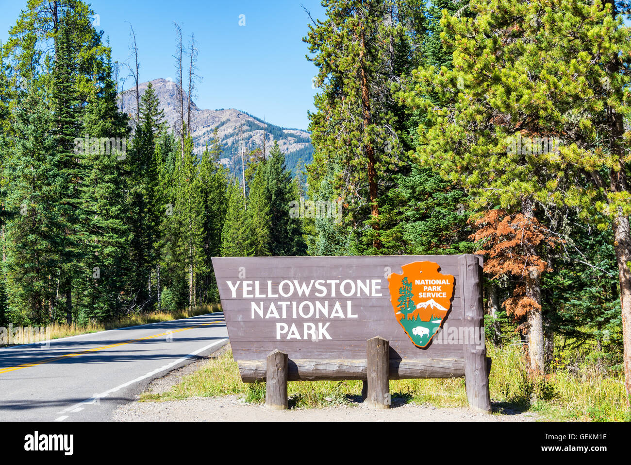 Yellowstone national park sign hi-res stock photography and images - Alamy