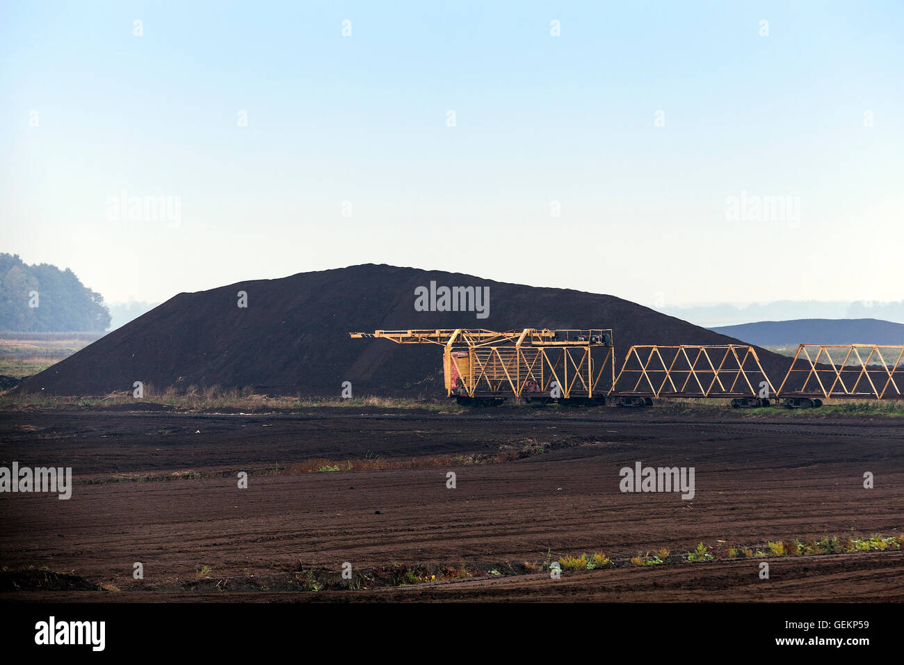 extraction of peat Stock Photo - Alamy