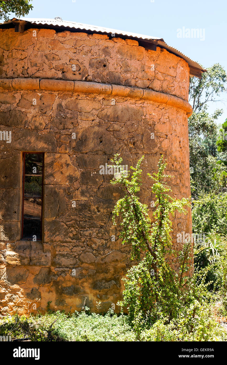 Classic old Australian outbuildings ready for renovation built during ...