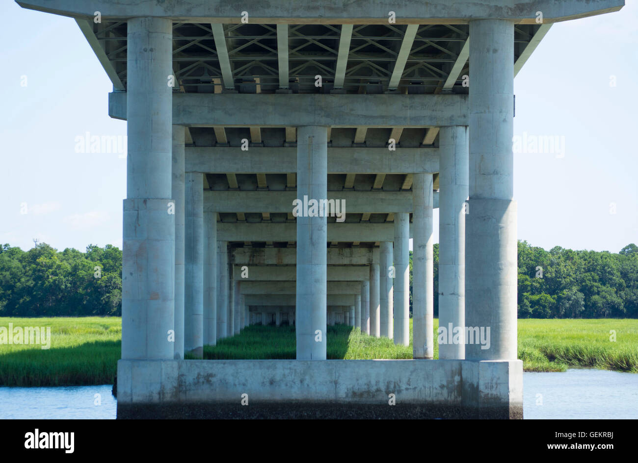 Bridge under structure hi-res stock photography and images - Alamy