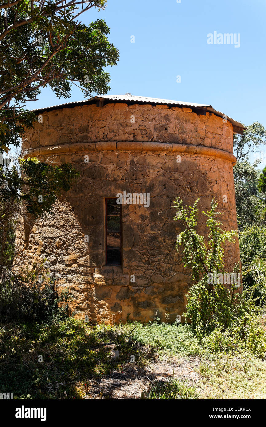 Classic old Australian outbuildings ready for renovation built during ...