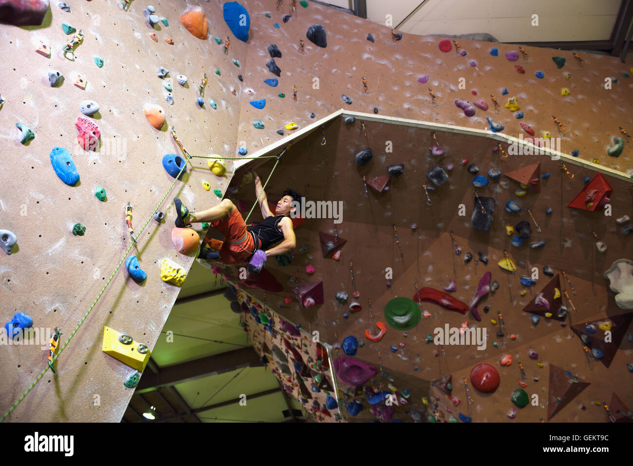 Japanese climbing athlete in action Stock Photo - Alamy
