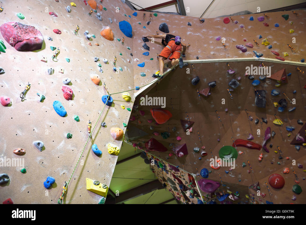 Japanese climbing athlete in action Stock Photo - Alamy