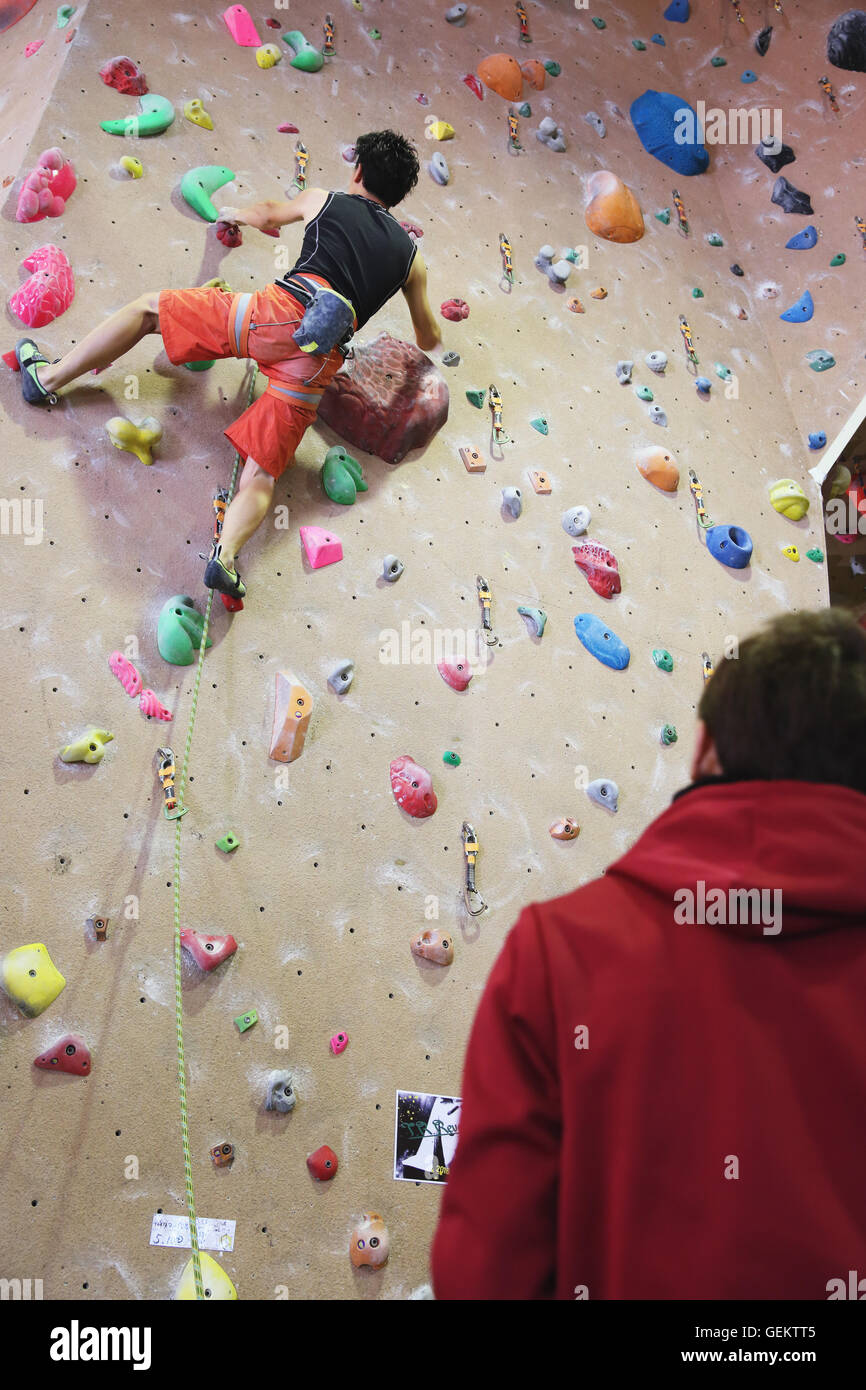 Japanese climbing athlete in action Stock Photo - Alamy