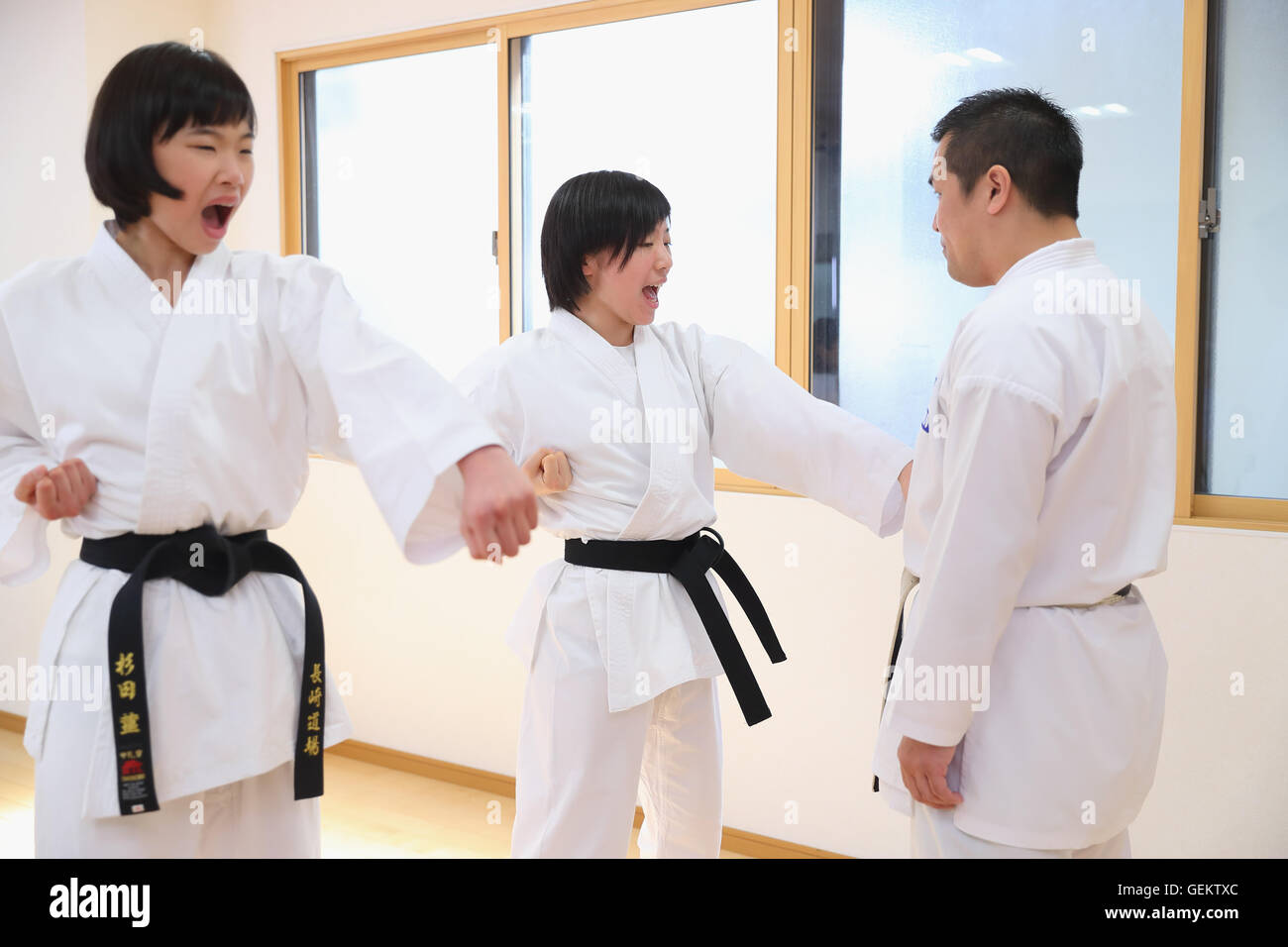 Japanese kids karate class Stock Photo - Alamy