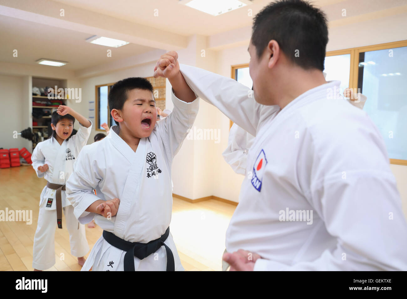 Japanese kids karate class Stock Photo - Alamy