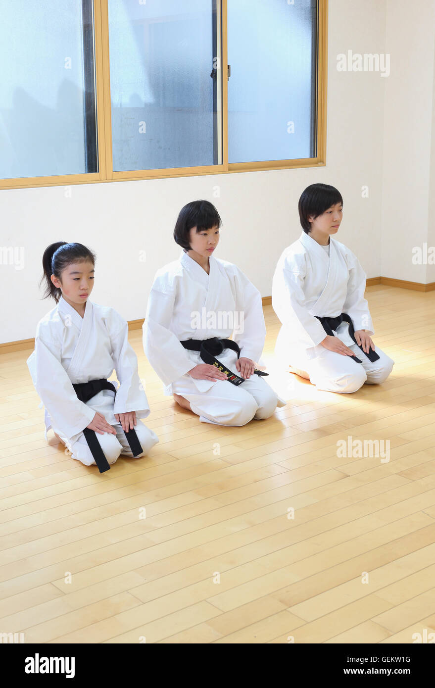 Japanese kids karate class Stock Photo - Alamy