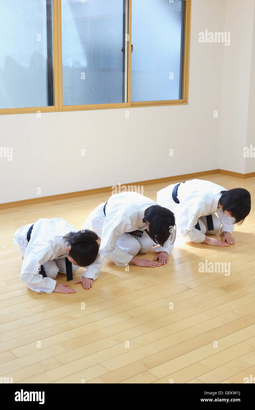 Japanese kids karate class Stock Photo - Alamy