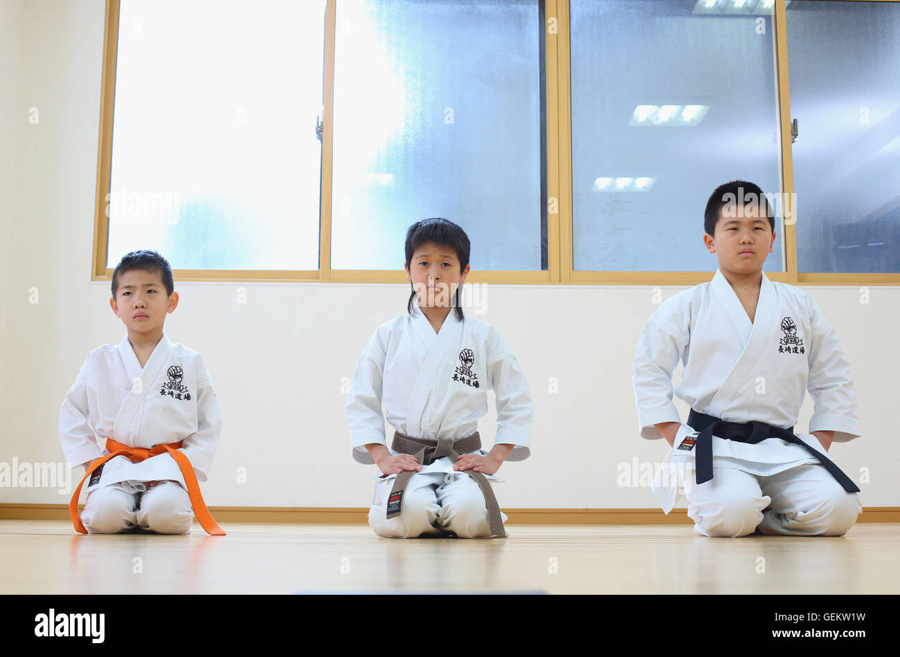 Japanese kids karate class Stock Photo - Alamy
