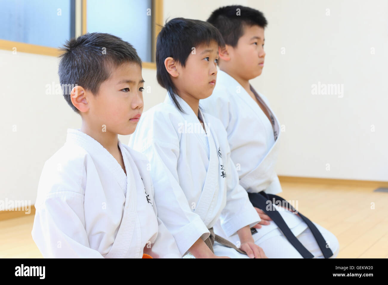 Japanese kids karate class Stock Photo - Alamy