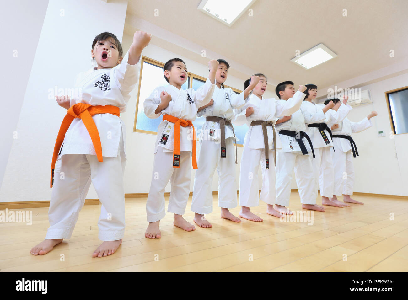 Japanese kids karate class Stock Photo - Alamy