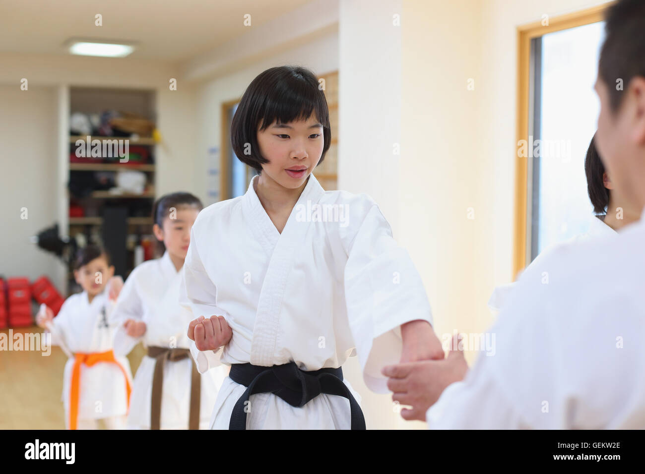 Japanese kids karate class Stock Photo - Alamy