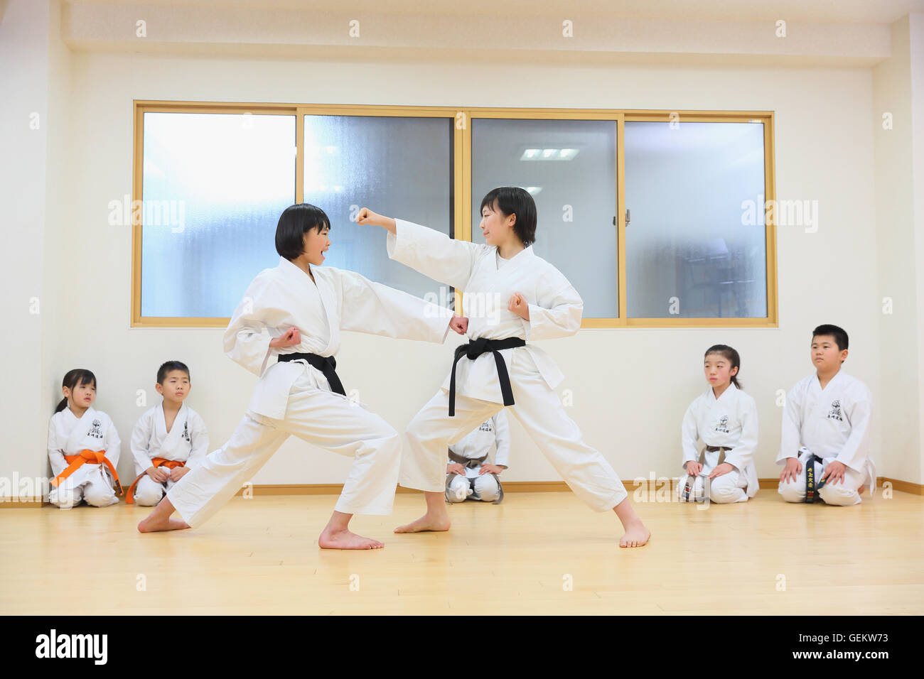 Japanese kids karate class Stock Photo - Alamy