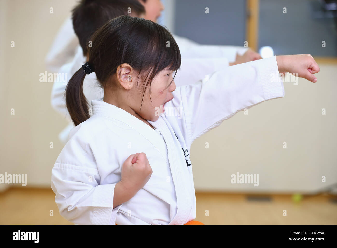 Japanese kids karate class Stock Photo - Alamy