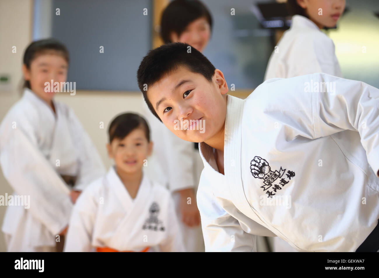 Japanese kids karate class Stock Photo - Alamy