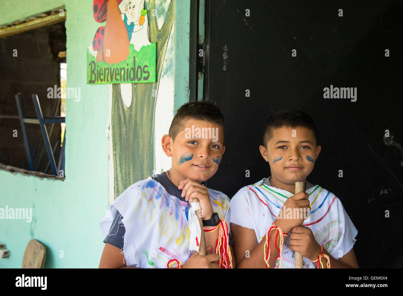 Traditional clothing costa rica hi-res stock photography and images - Alamy