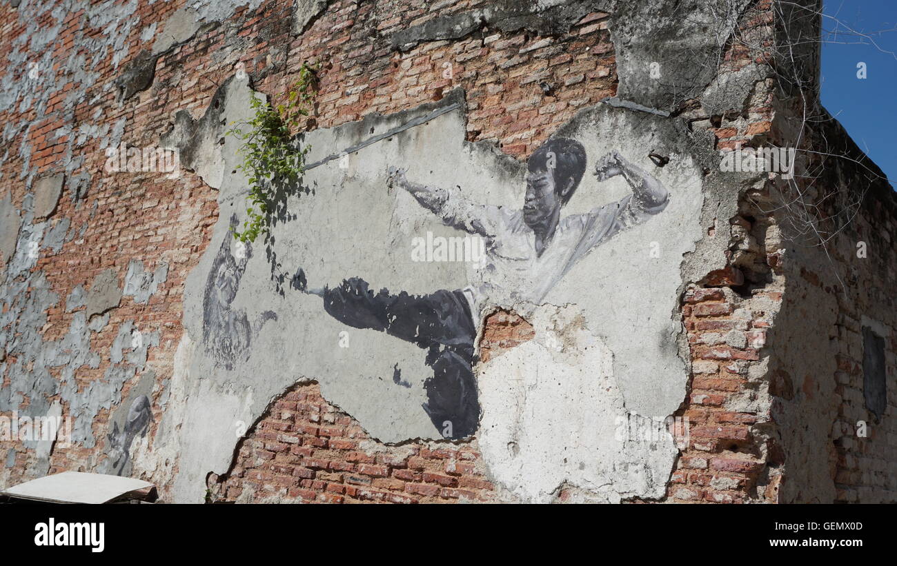 penang malaysia, street art , the legendary bruce lee Stock Photo - Alamy