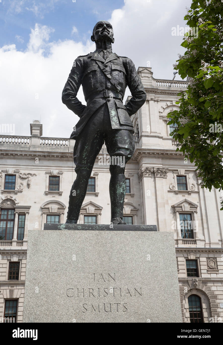 Jan Christian Smuts statue in Parliament Square London Stock Photo - Alamy