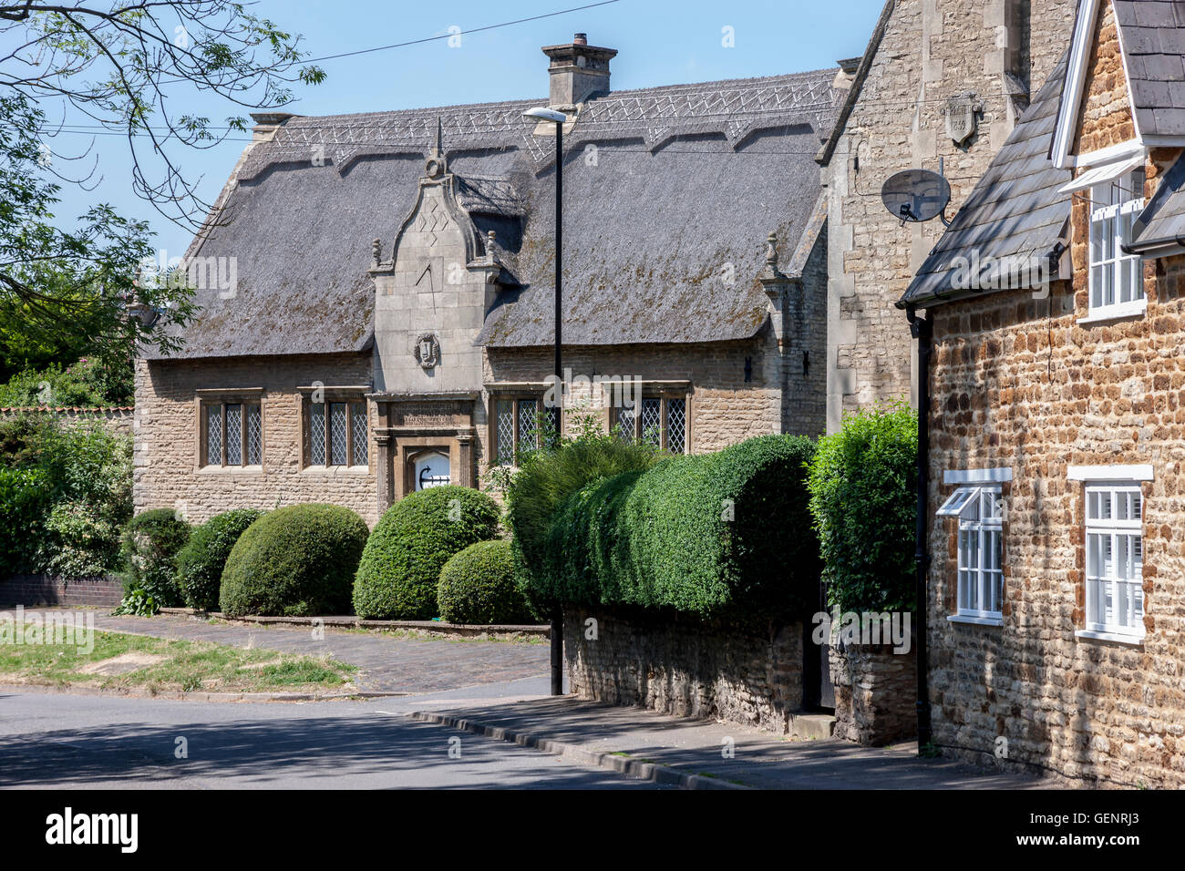 Cottages in Church st, Burton Latimer, Northamptonshire Stock Photo - Alamy
