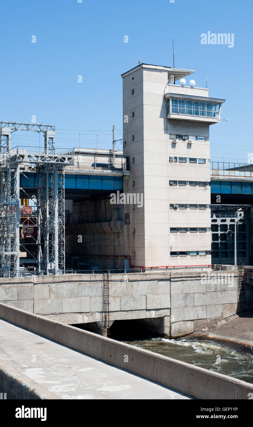 Two lane navigable locks hi-res stock photography and images - Alamy