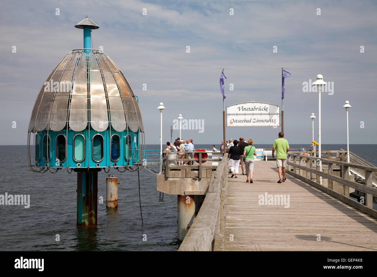 Diving bells hi-res stock photography and images - Alamy