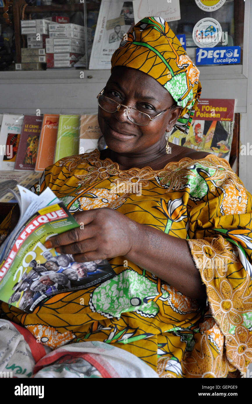 Togo kara woman hi-res stock photography and images - Alamy