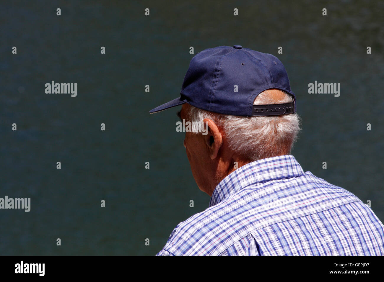 Elderly man with cap Stock Photo - Alamy