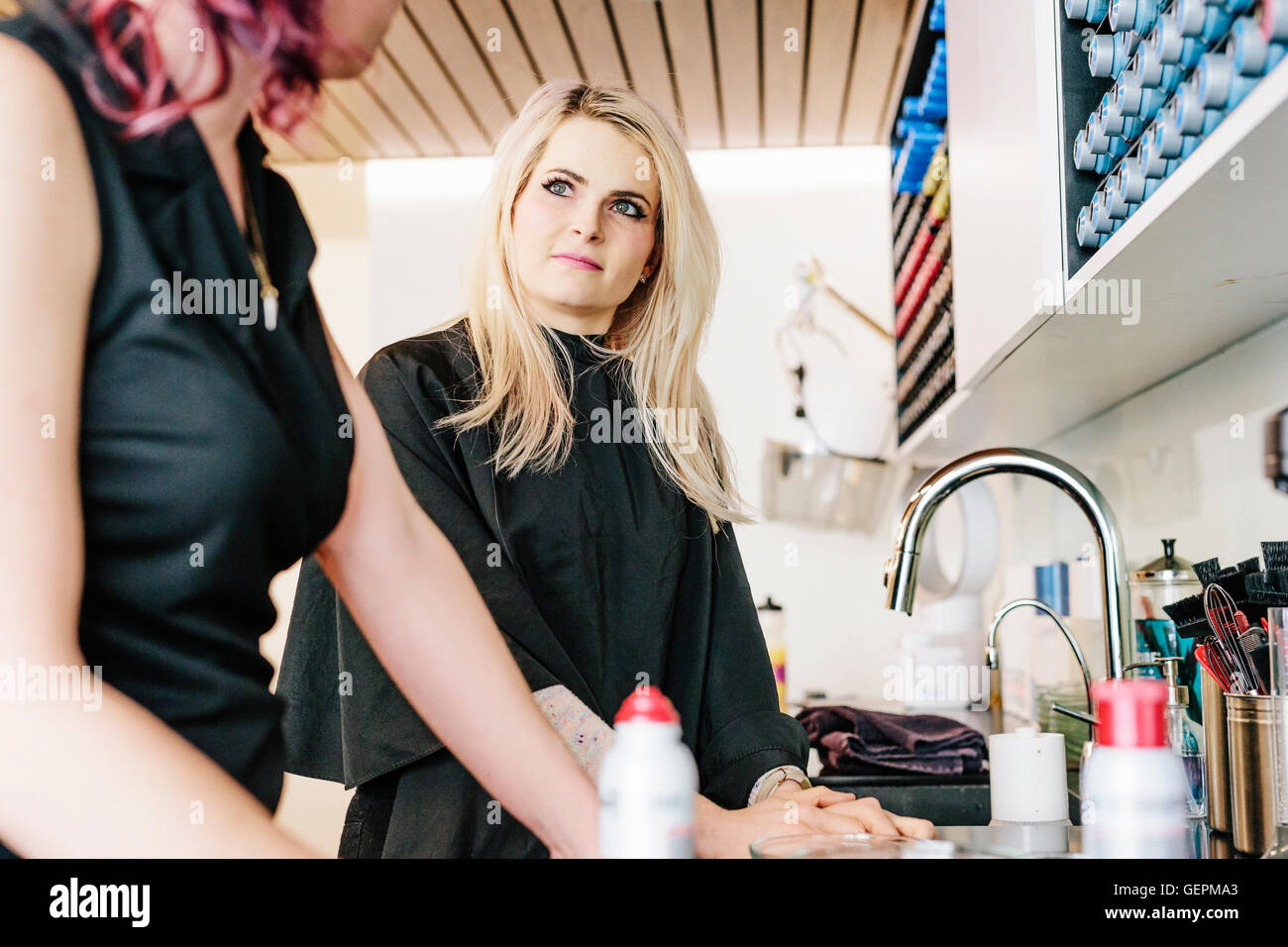 Hair salon client hi-res stock photography and images - Alamy