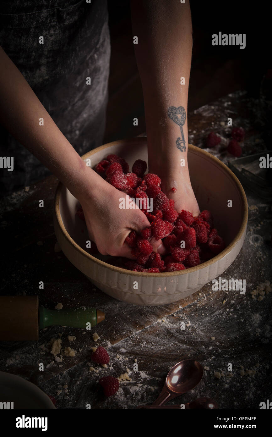Young woman in messy food hi-res stock photography and images - Alamy
