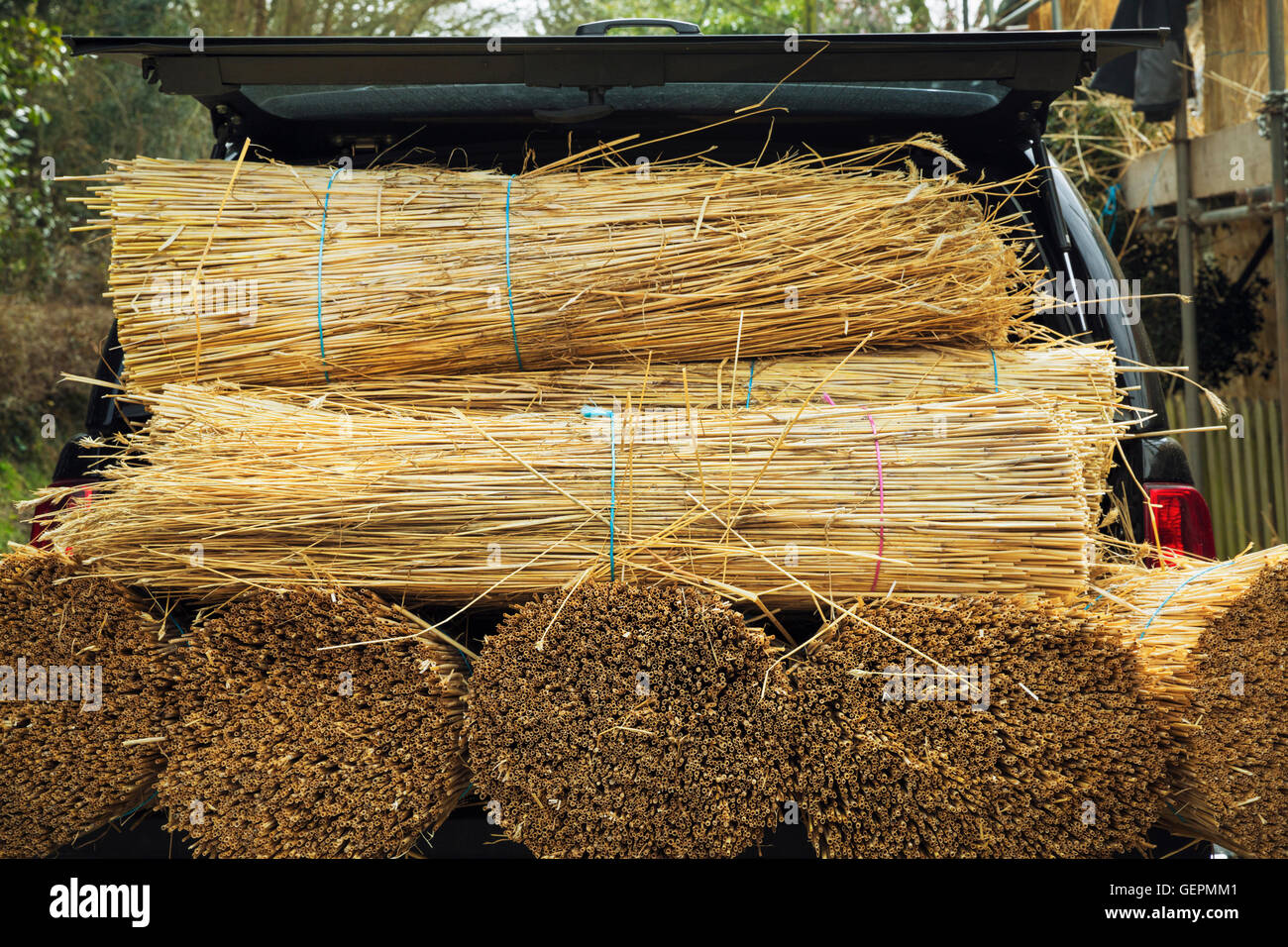 Straw truck hi-res stock photography and images - Alamy